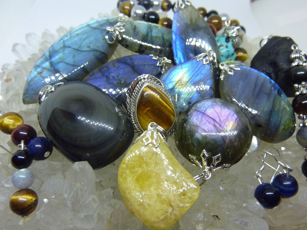 Site n°1 spécialisé dans les pierres de protection - Bijoux Minéraux de ...