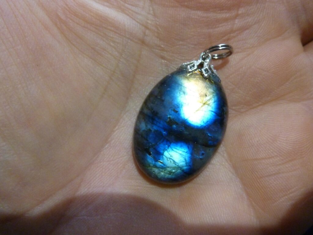 Pendentif protection Labradorite ref 2775 - Bijoux Minéraux de Gaia